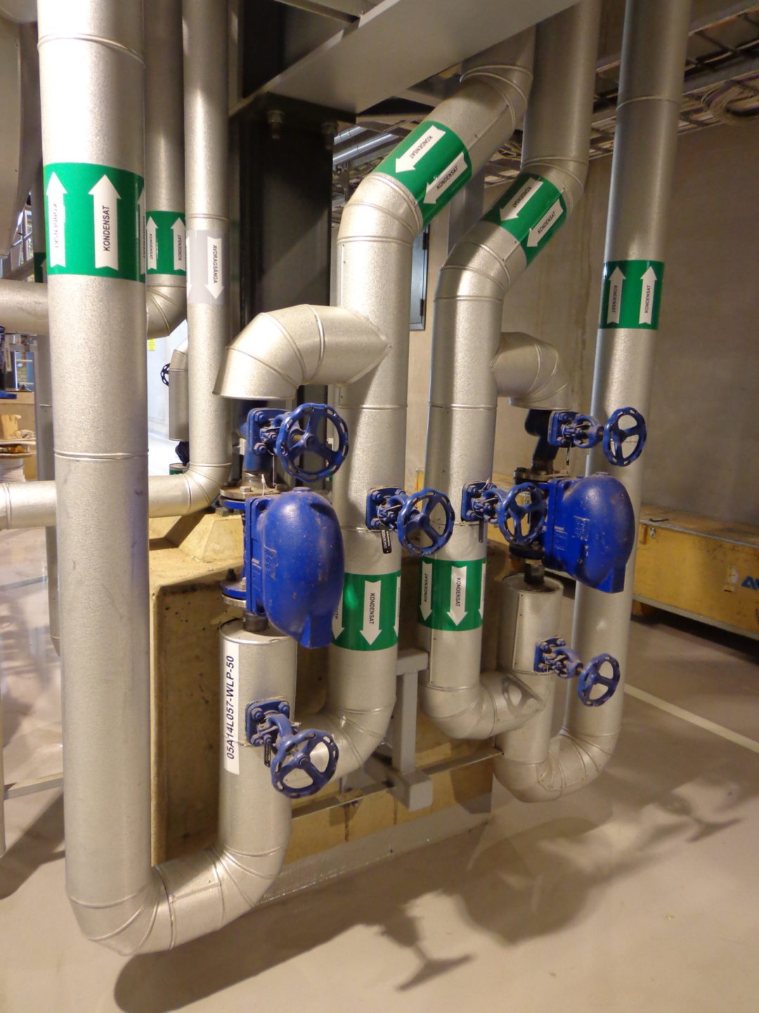 Pipe marking | ISO 20560-1 Pipe Marking | Signwell